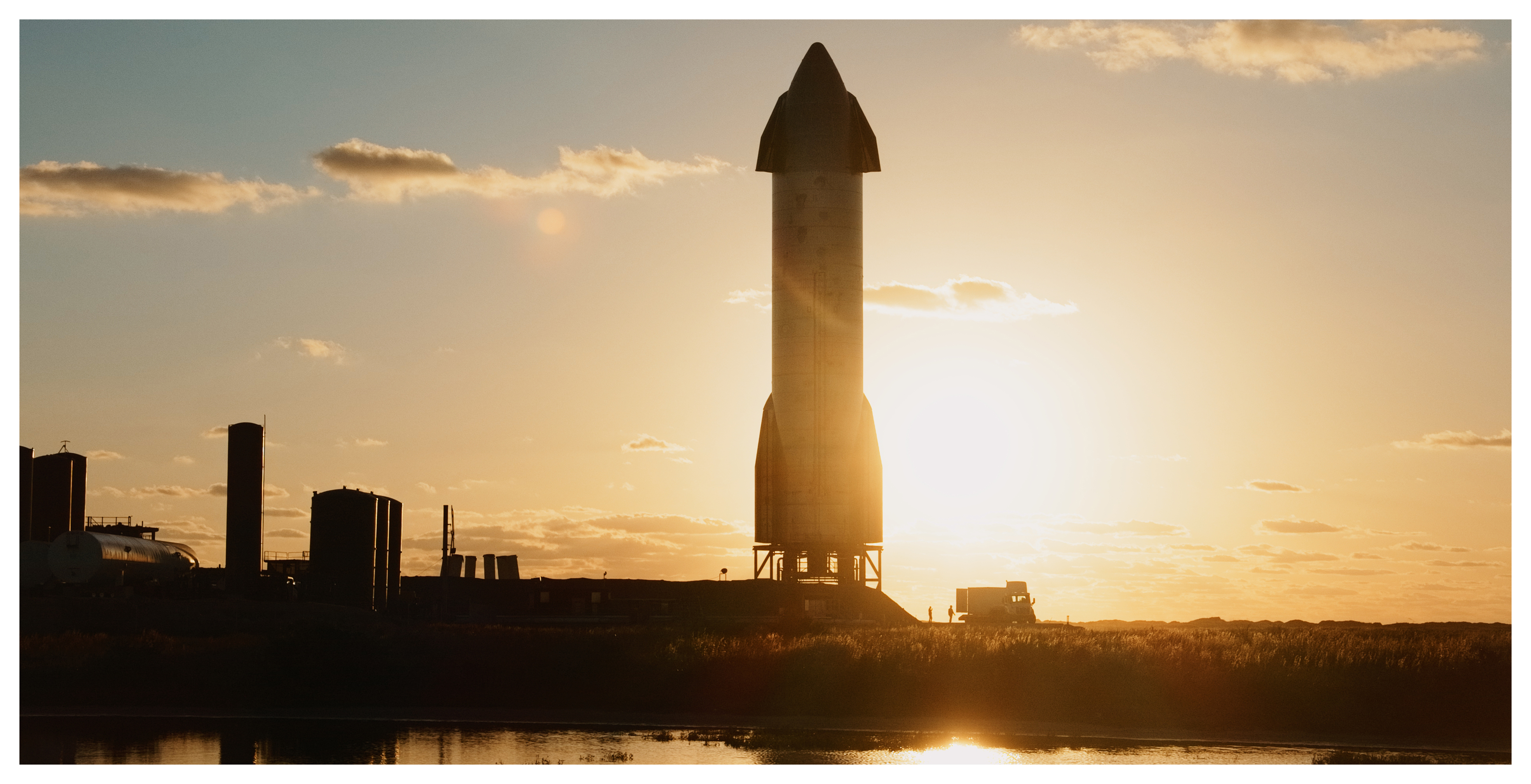 Starship: Humans for scale | Foundation